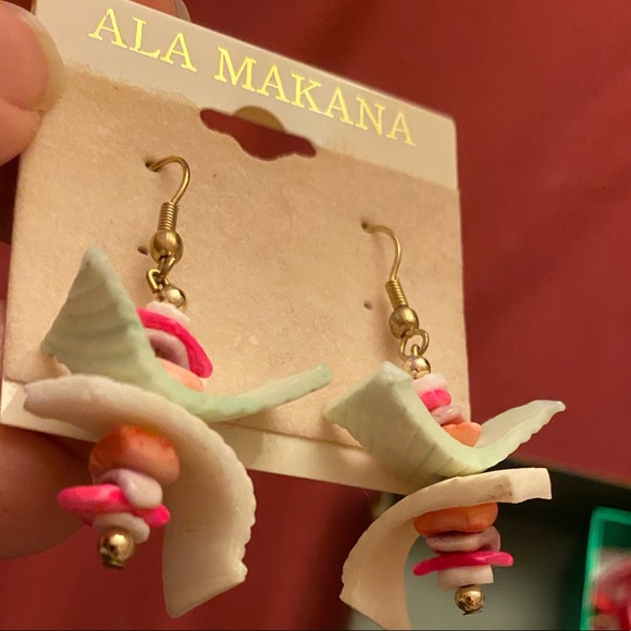 Ala Makana | Jewelry | Vintage And Vibrant Ala Makana Shell Earrings ...